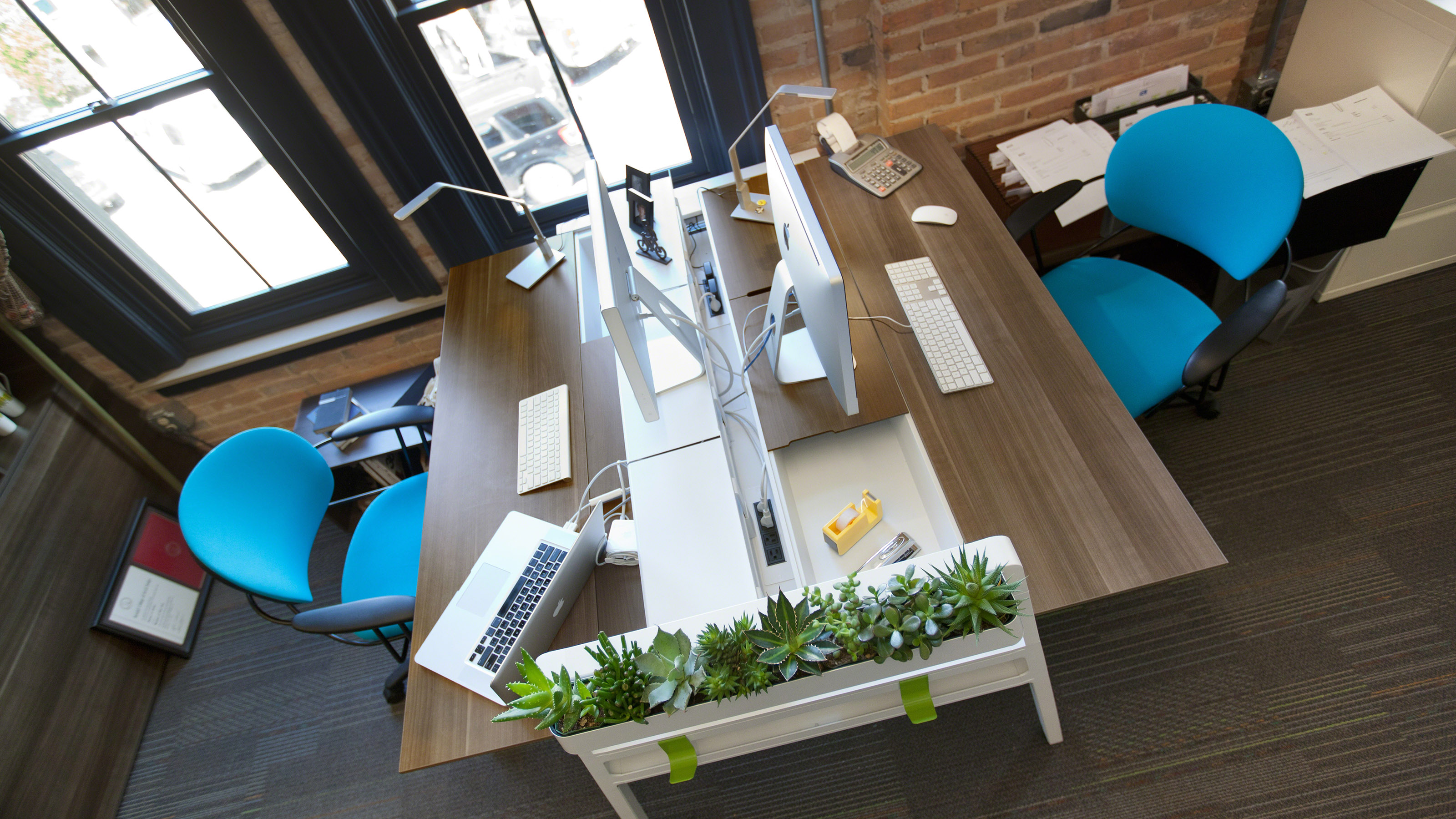 Uno - Exclusively Yours